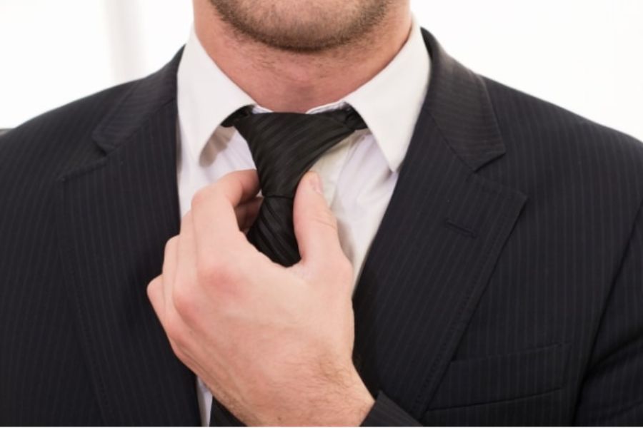 Double Windsor Knot: A Simple Guide with Images – Tie Doctor
